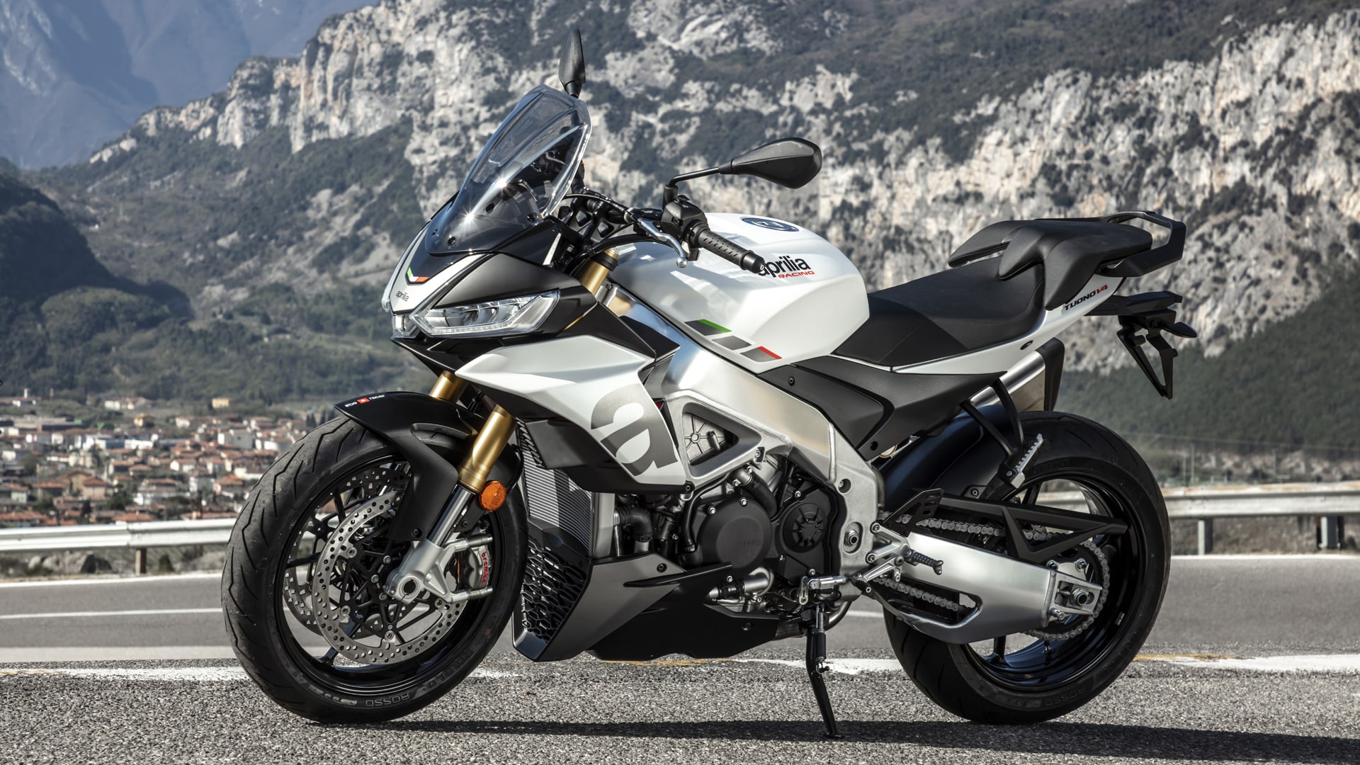 aprilia Tuono V4 Touring | Aprilia AT