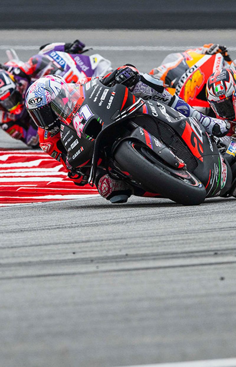 Aprilia: motorcycles and scooters. Official site