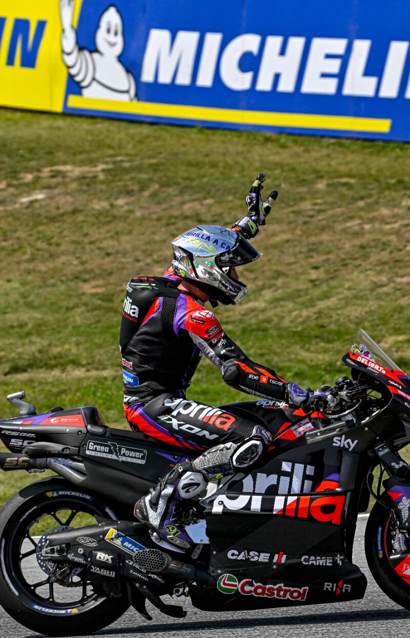 Aprilia: motorcycles and scooters. Official site