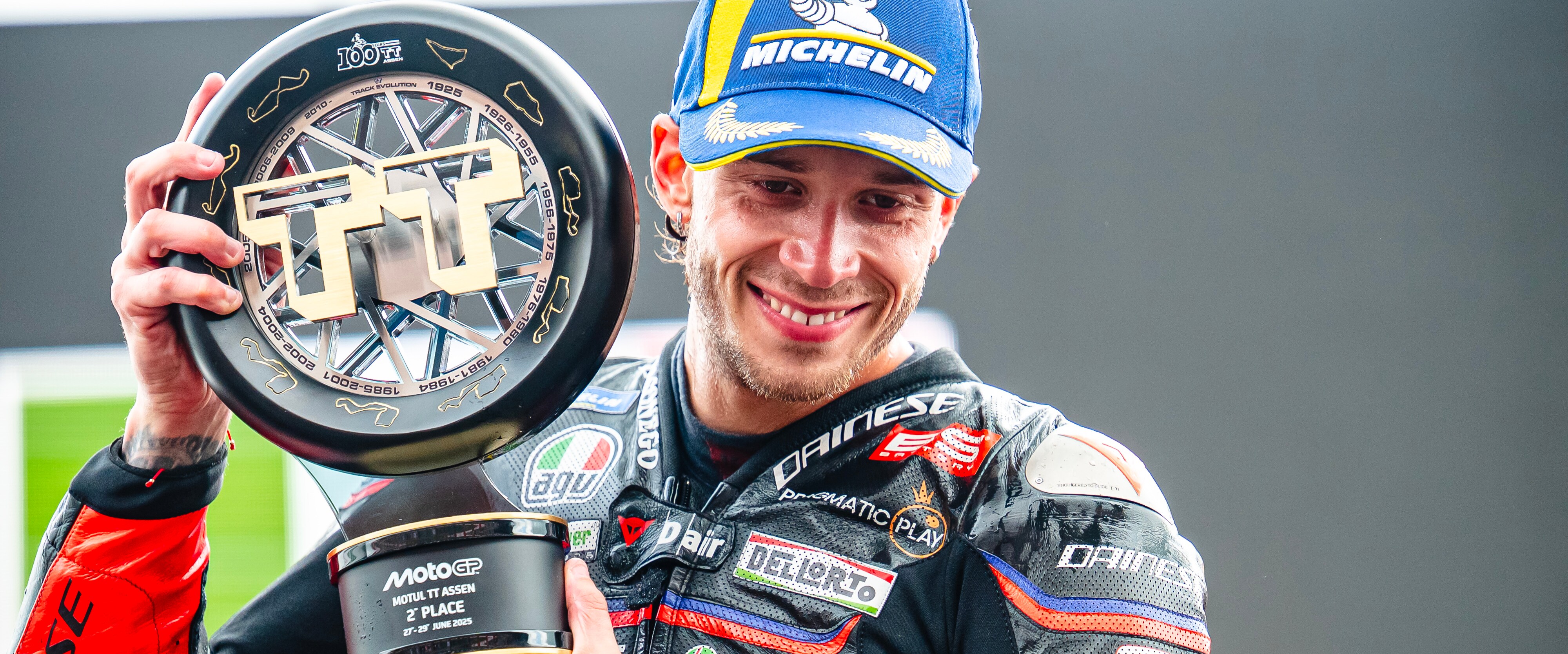 Second place for Aprilia Racing and Marco Bezzecchi in the Assen race ...