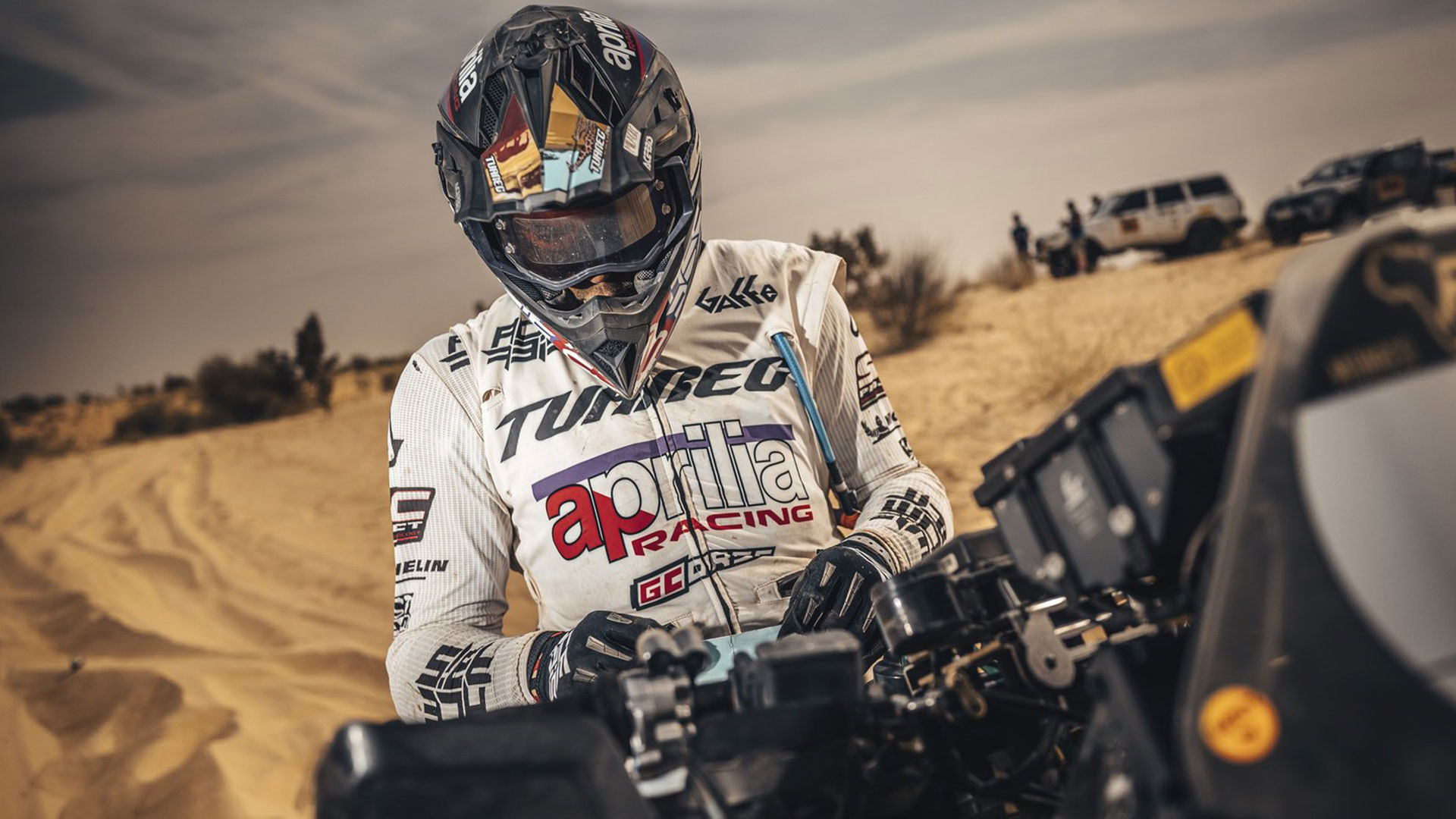 APRILIA, QUEEN OF THE DESERT | Aprilia AU