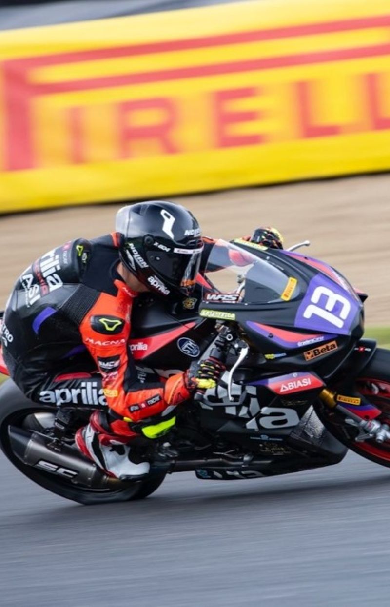 Aprilia: motorcycles and scooters. Official site