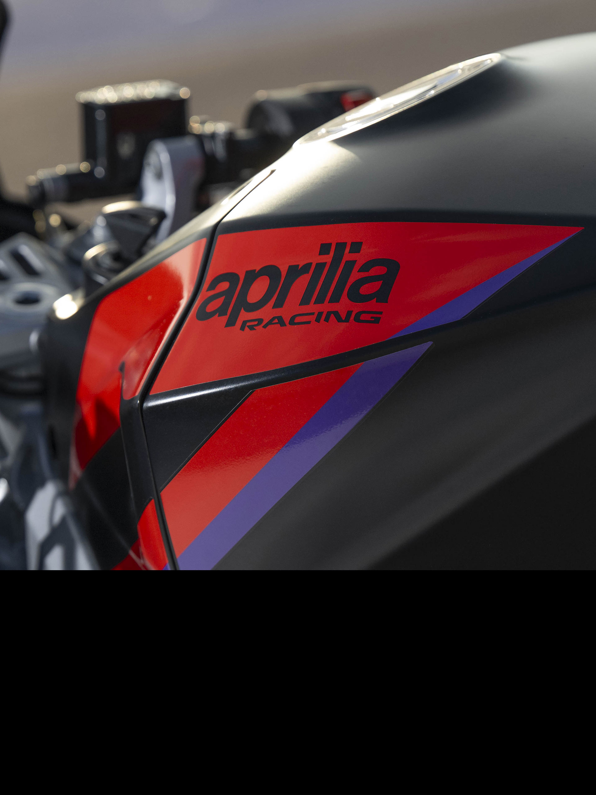 Aprilia: motorcycles and scooters. Official site
