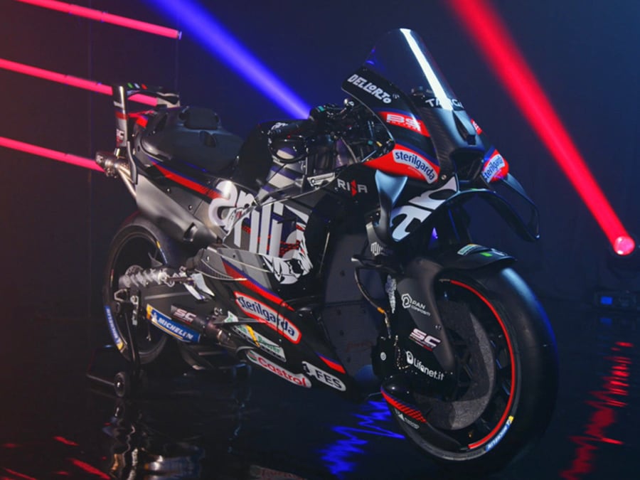 OEM Aprilia accessories and spare parts: safety and performance