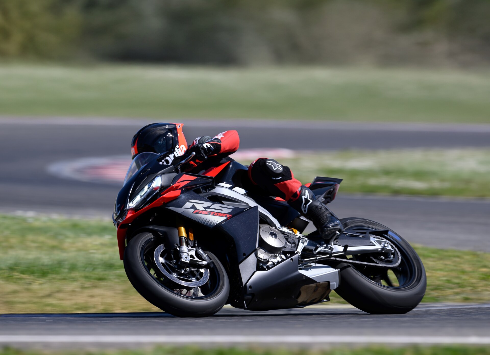 Aprilia RS 660 Factory: price, colors, consumption