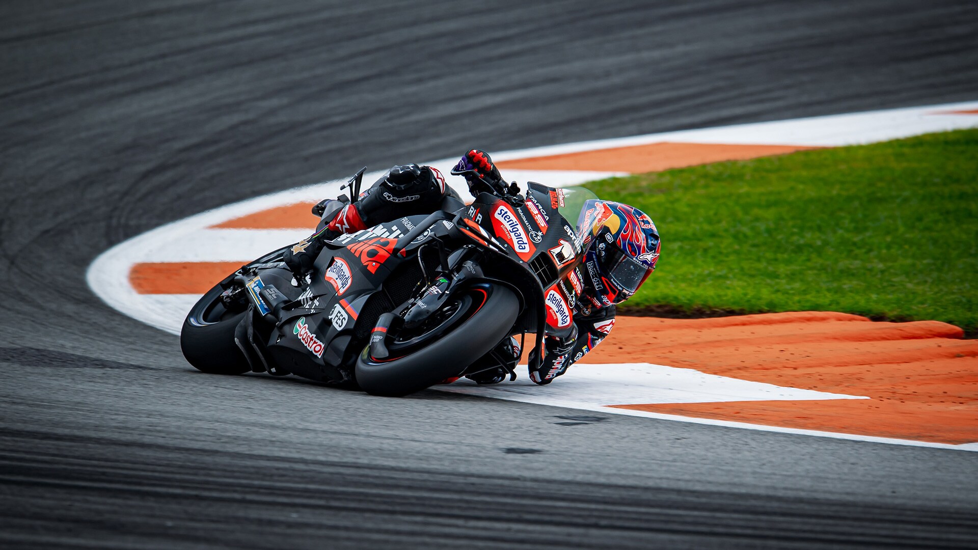 Bezzecchi dan Aprilia Racing mengakhiri musim dengan satu-dua hasil ...